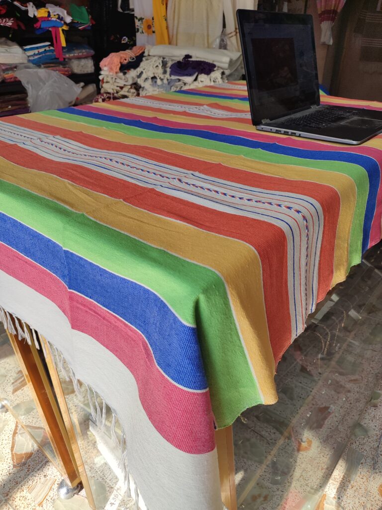 Mantel Artesanal de Oaxaca. Mantel Multicolor Oaxaqueño para Mesa de 4 ...